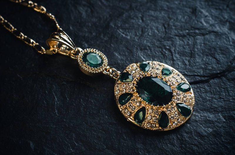 Jewelry: 5 sites where to find vintage jewelry | Luxus Magazine
