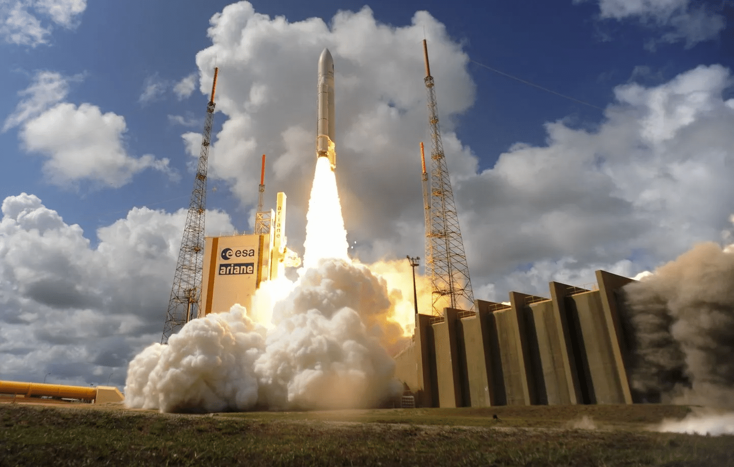 Historic Ariane 6 launch success: the international race to the stars ...