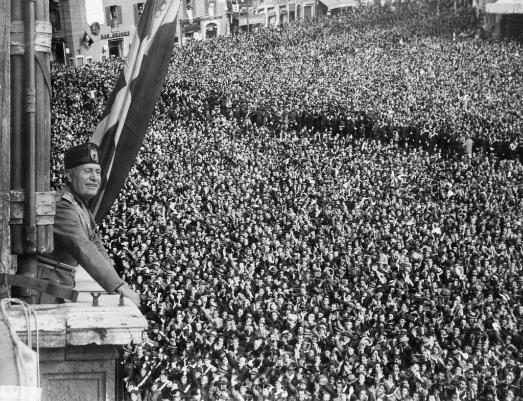 The Italian economy under Mussolini : between collapse and ...